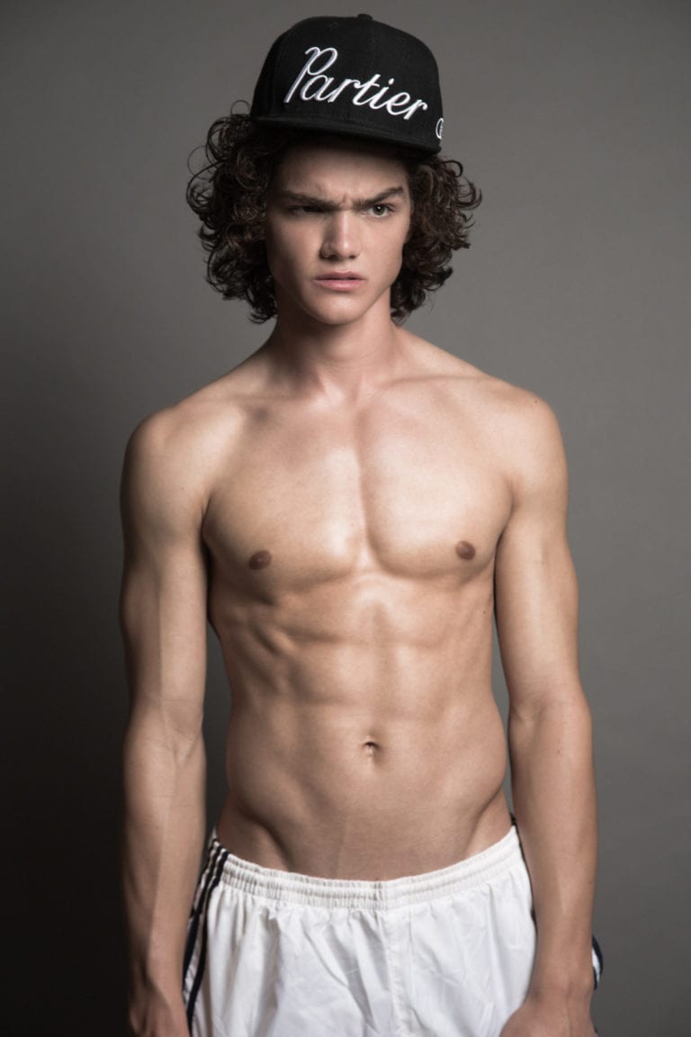 Christian By Andrew Gleason Vanity Teen 虚荣青年 Lifestyle & New Faces Magazine