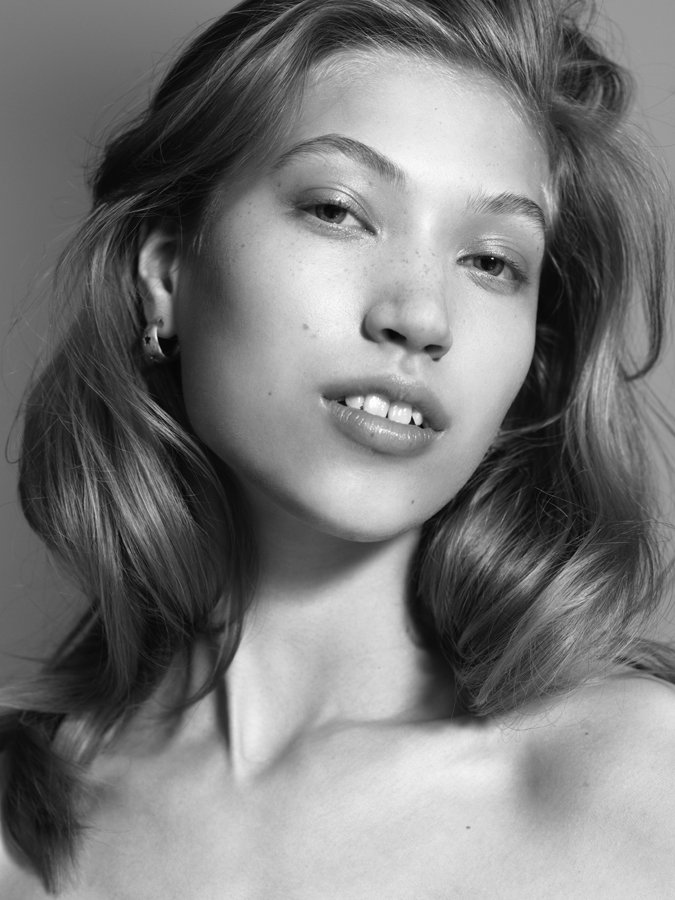 Anna Hyldtoft By Anne Marie Jo Vanity Teen 虚荣青年