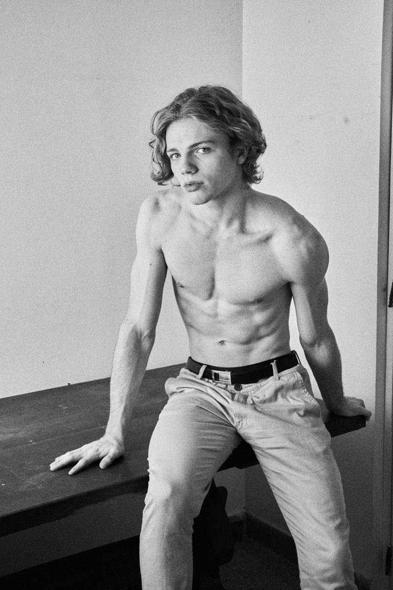 Bruno Banfi By Dolores Luna Vanity Teen 虚荣青年 Lifestyle & New Faces Magazine