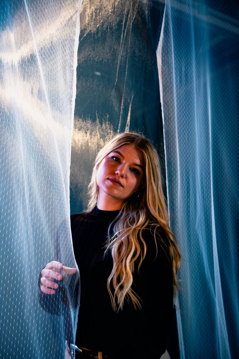 Brynn Elliott: Beautiful Things Vanity Teen 虚荣青年 Lifestyle & New Faces ...