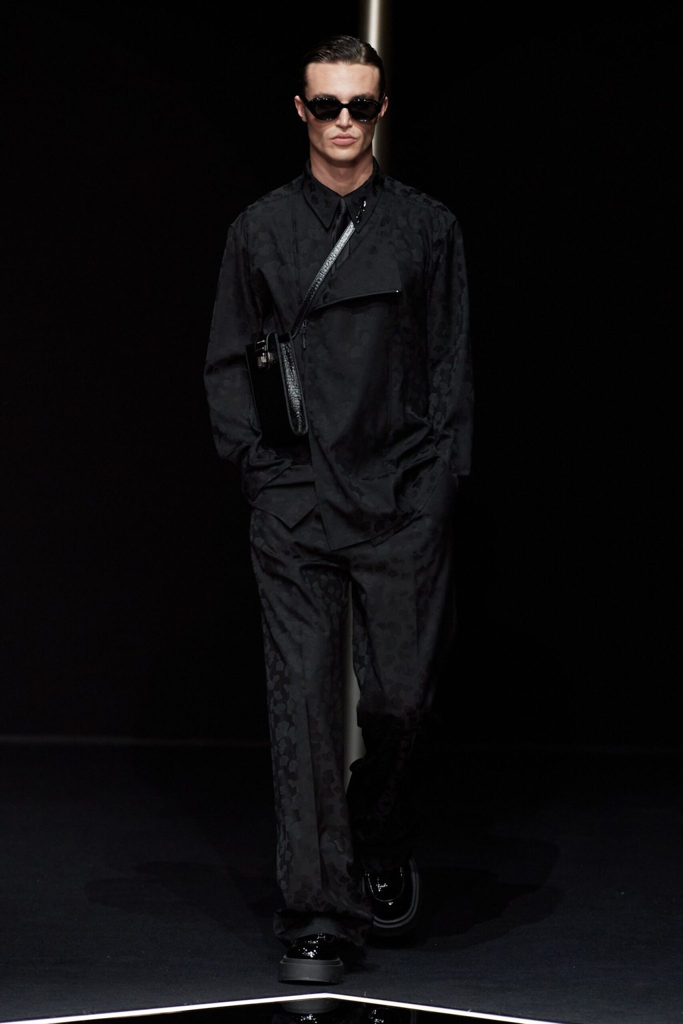 Emporio Armani Unveils Spring 2024 Men's Collection Vanity Teen 虚荣青年