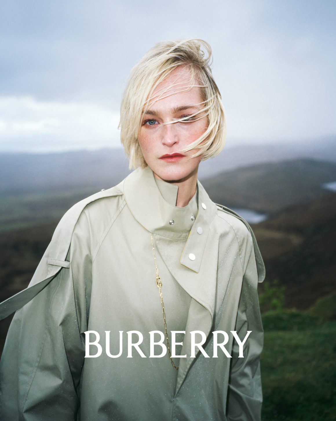 Burberry Unveils Its Winter 2023 Campaign In A Dramatic Fashion Vanity ...